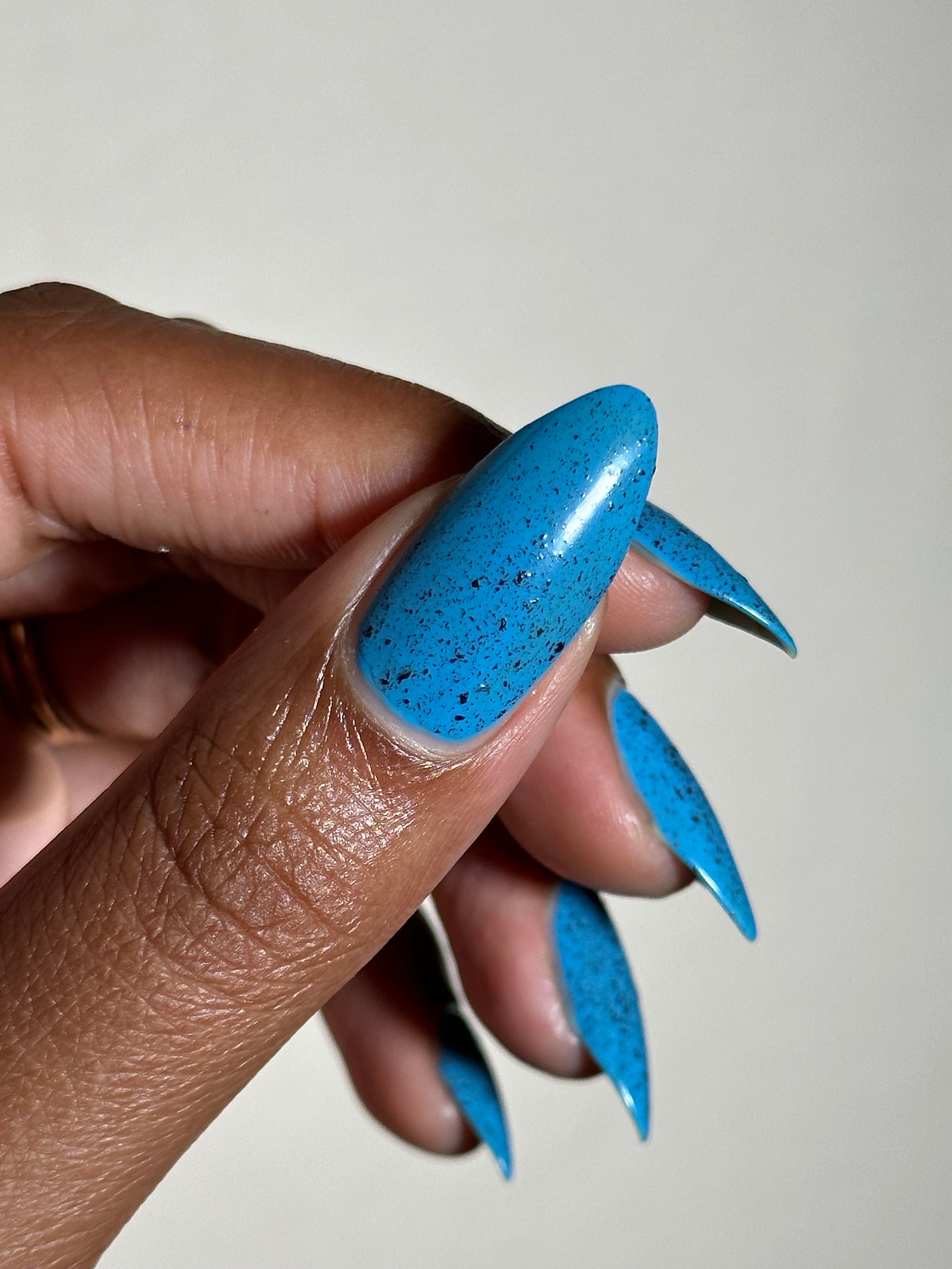 BLACK PENCIL (Graphite Grit) – Death Valley Nails