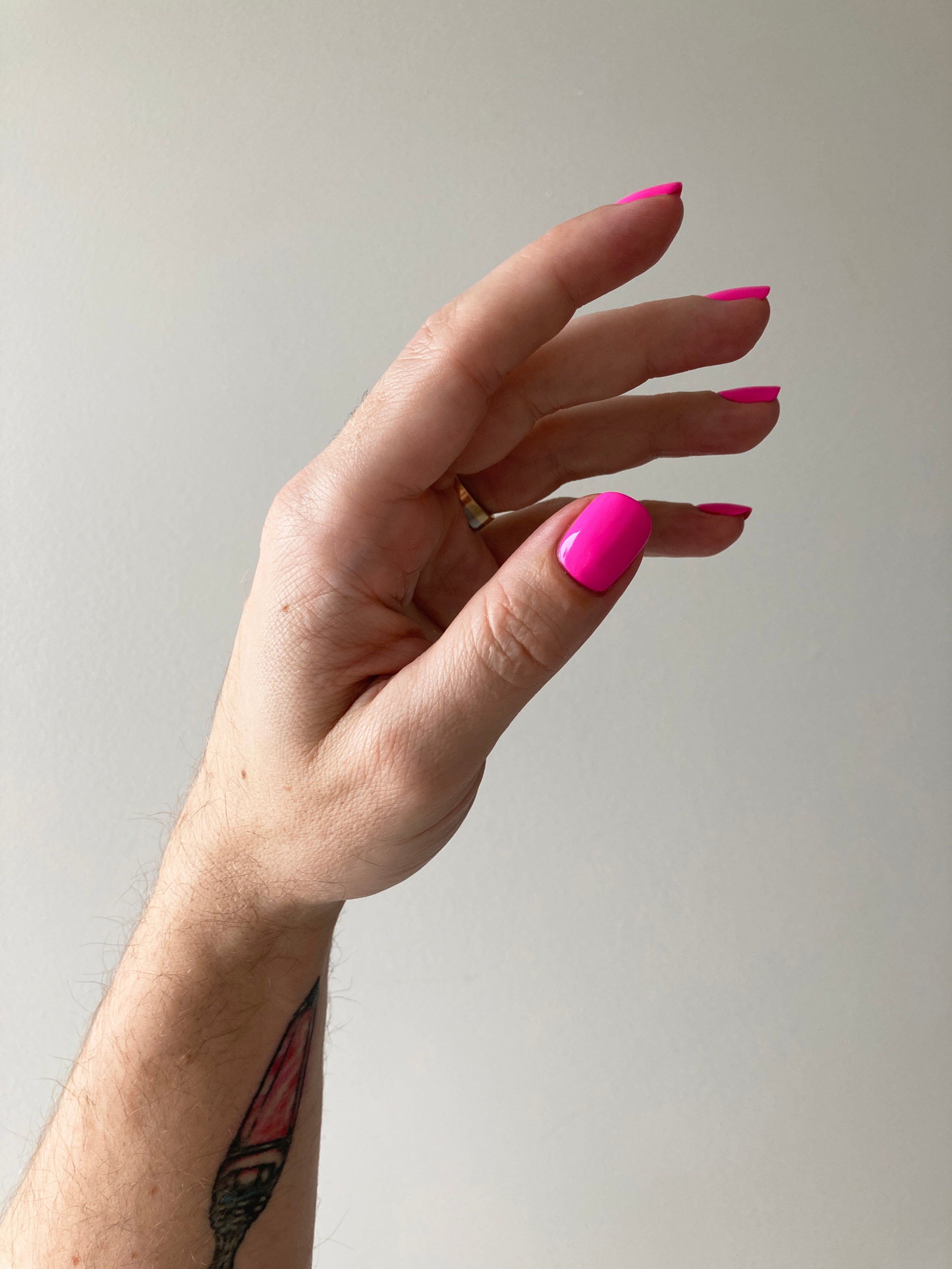 CANOODLING – Death Valley Nails