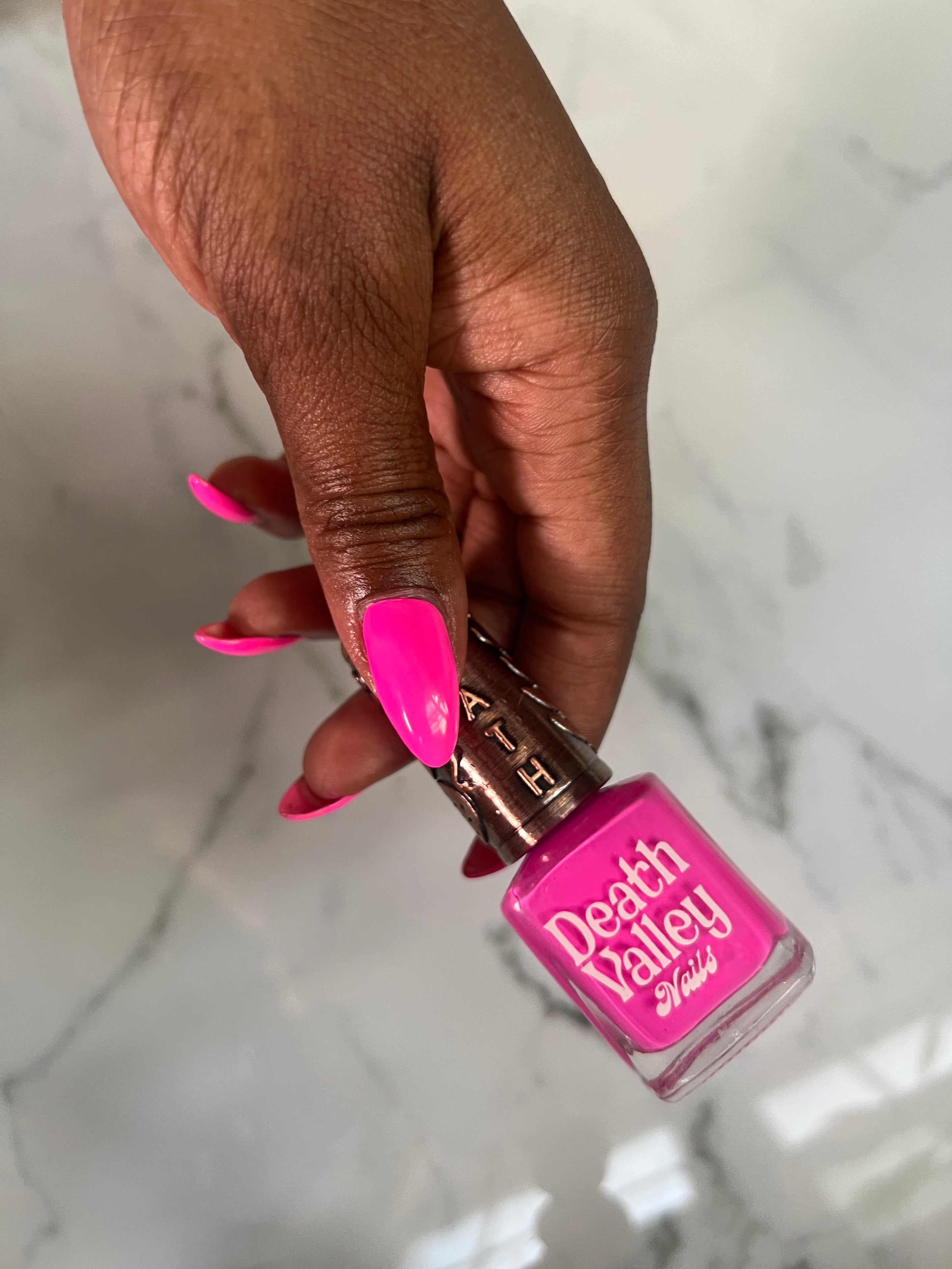 CANOODLING – Death Valley Nails