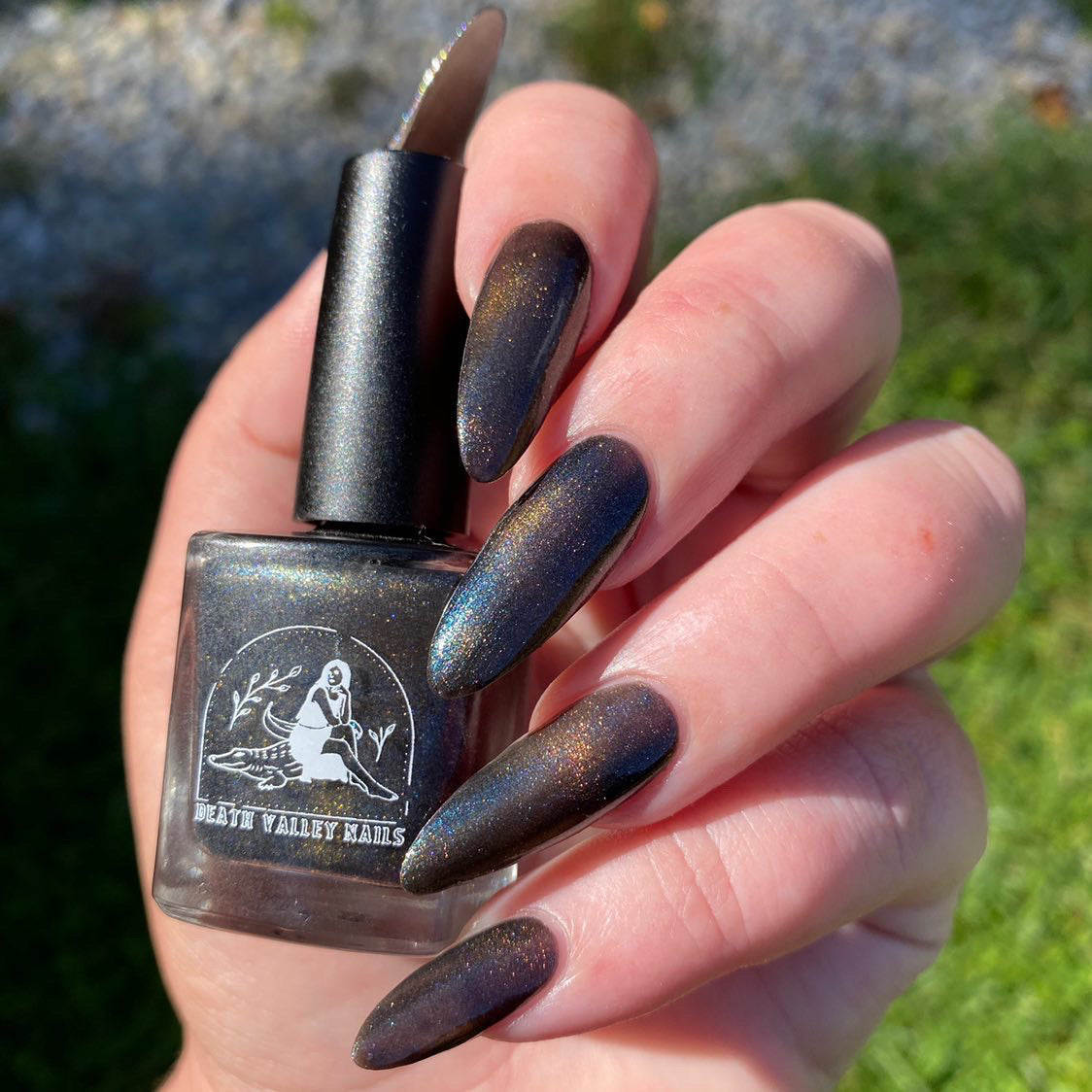 THE PULP OF STARDUST (magnetic) – Death Valley Nails